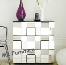 China Faceted Mirrored Bedroom Chest Table W50 * D35 * H60cm Size 40kg Weight supplier